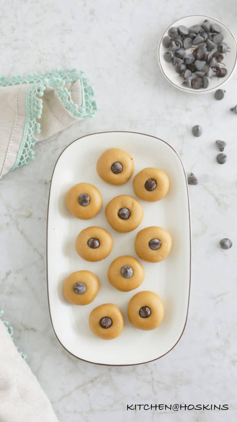 No Cook, 4 Ingredient, Raw Almond Bites | KITCHEN @ HOSKINS