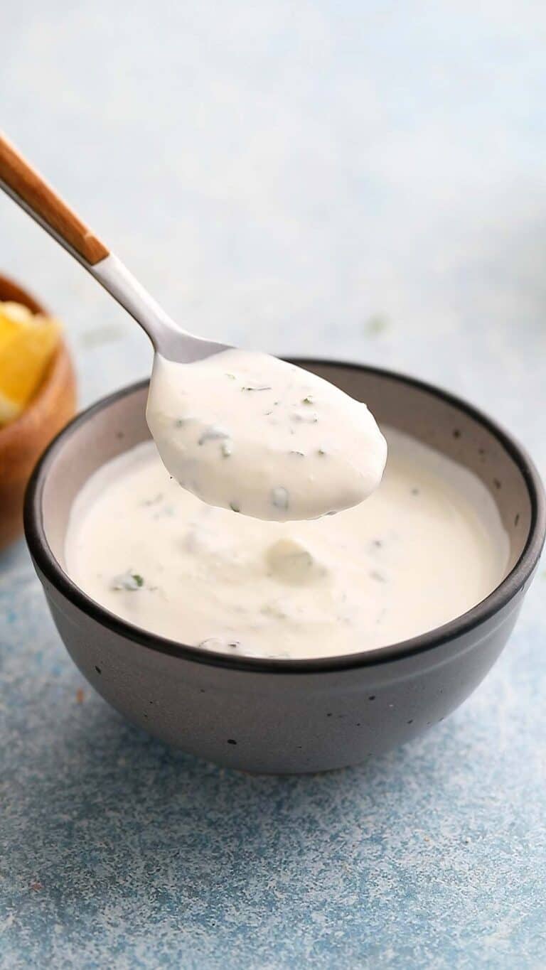 Garlic Yogurt Sauce {best ever} | The Hoskins Kitchen