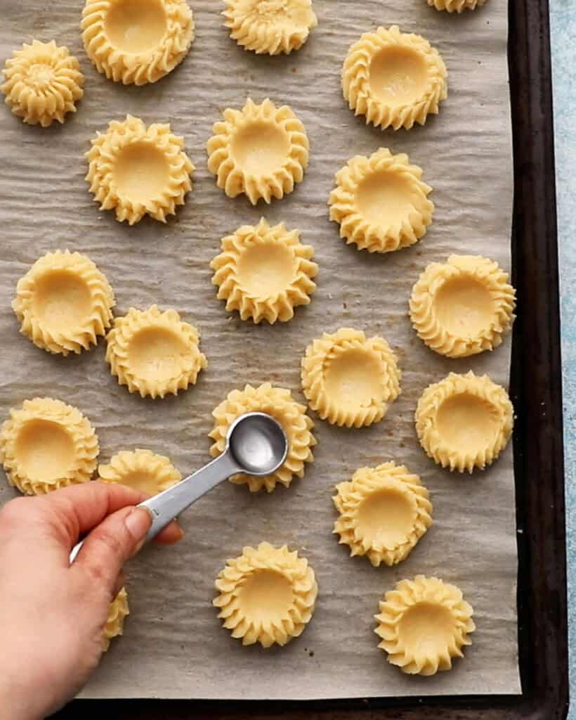Butter Cookies with Nutella Ganache | The Hoskins Kitchen